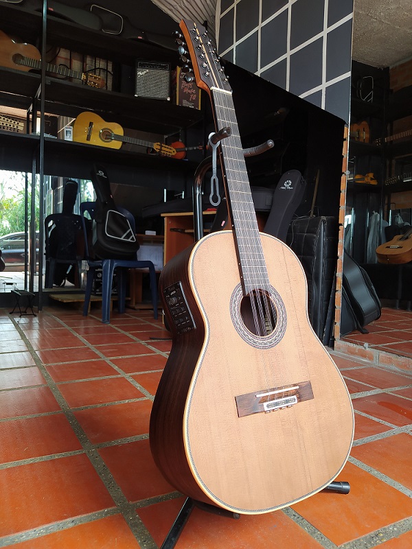 Tiple Colombiano - cedro pino y palo santo