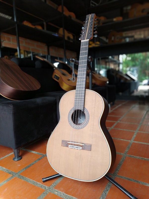 Tiple Colombiano - cedro pino y palo santo